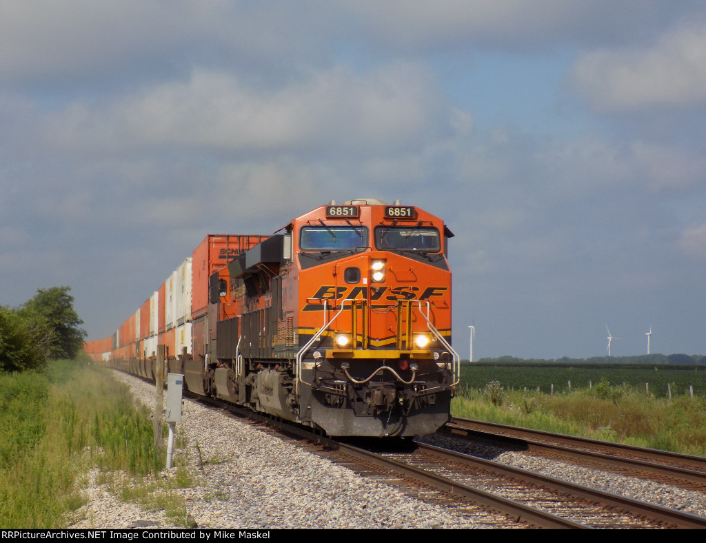 BNSF 6851